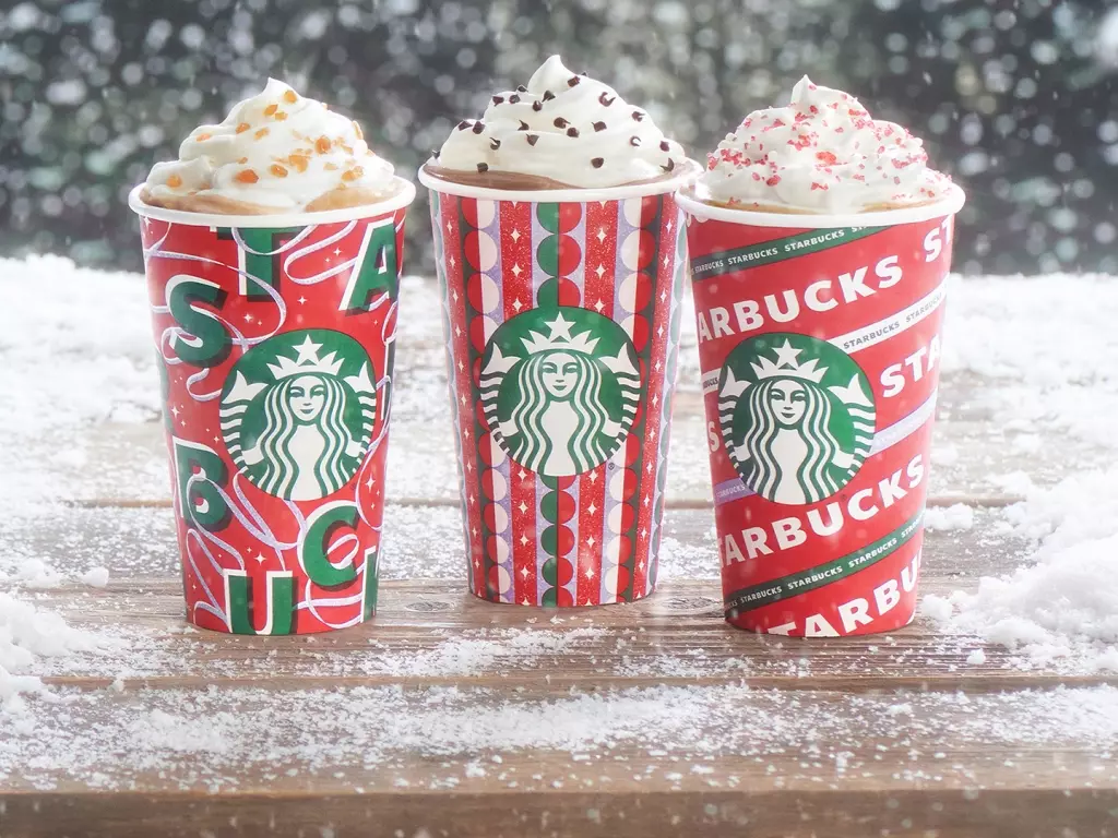 Starbucks vient de supprimer son menu des fêtes et il comprend une toute nouvelle boisson que nous avons hâte d'essayer