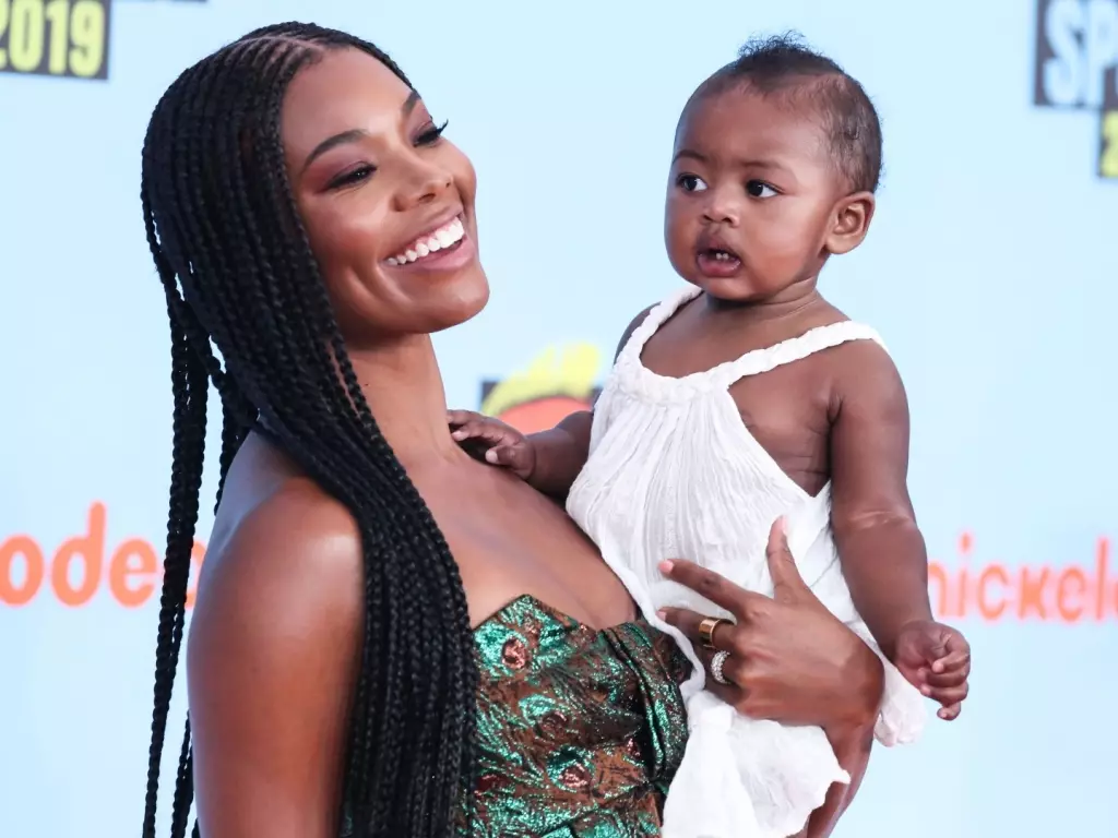 Gabrielle Union se está hermanando con su hija Kaavia en estas dulces fotos de Instagram