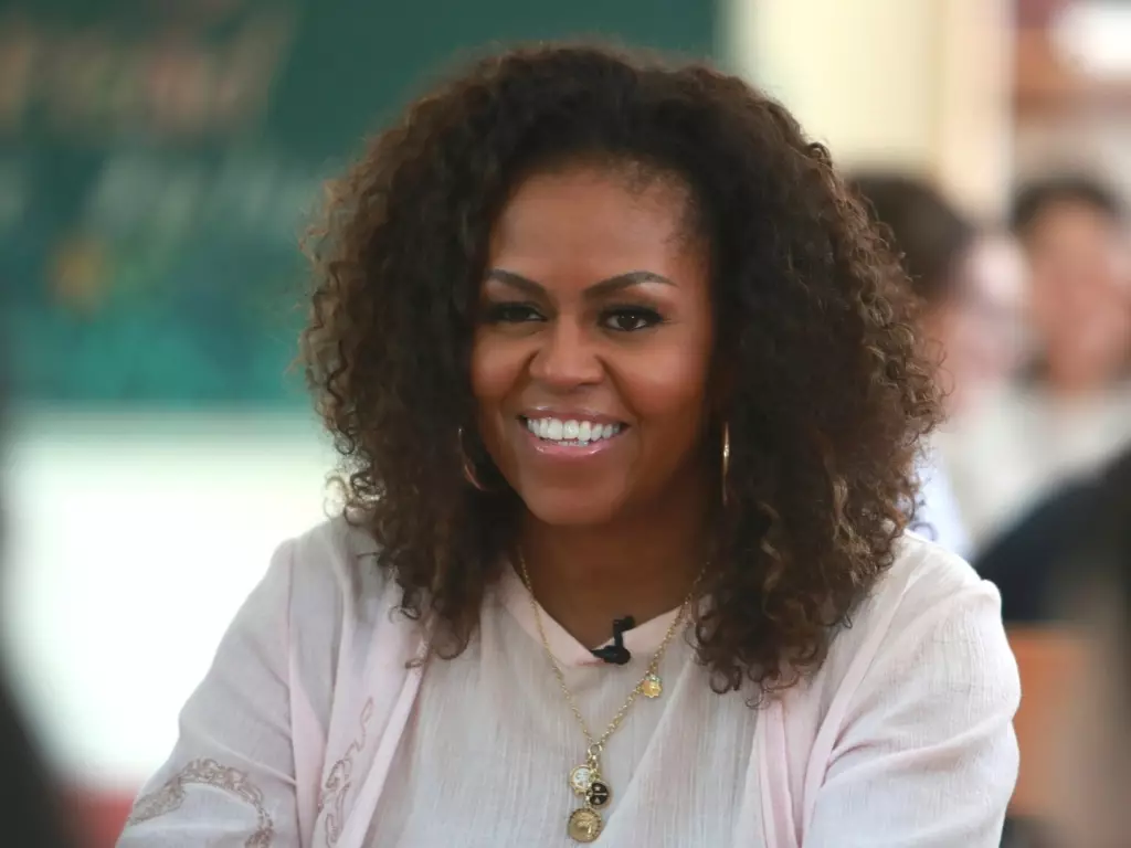 Michelle Obama's Go-To Creamy Concealer Wani Sashe ne na Siyarwar Hutu ta Sephora - Ga membobin VIB & Rouge