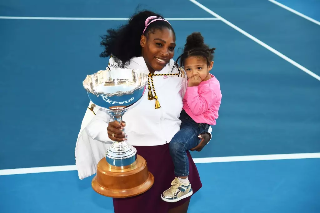 Serena Williams befürchtet, dass sie von Tochter Olympia während einer urkomischen Klavierstunde „gefeuert“ wird