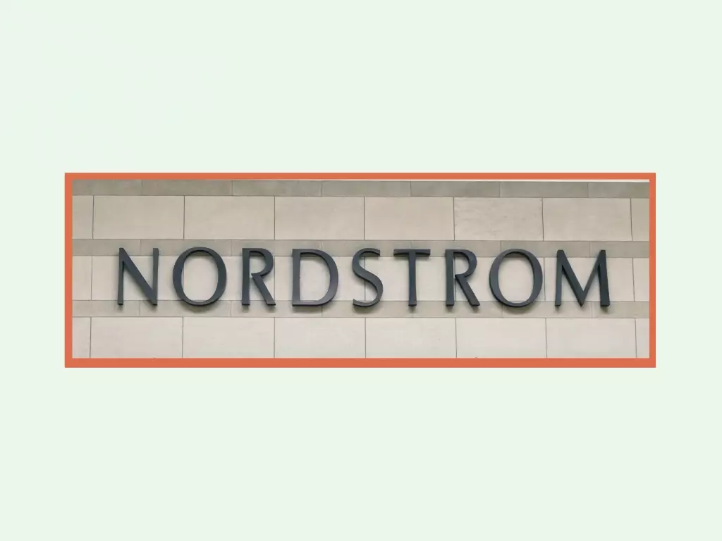 Nordstrom 正在出售这款带有豪华蜡烛的降临日历——而且价格不到 100 美元
