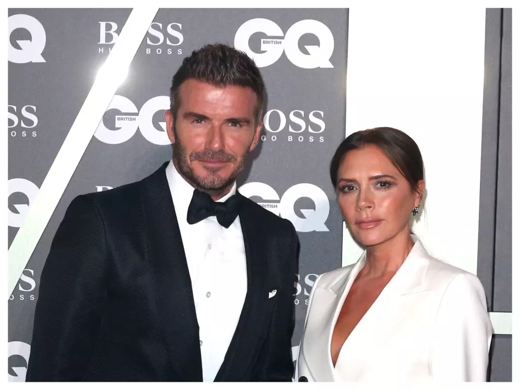 Victoria Beckham sapo ka shpërndarë një foto seksi të të pasmeve të bashkëshortit David Beckham