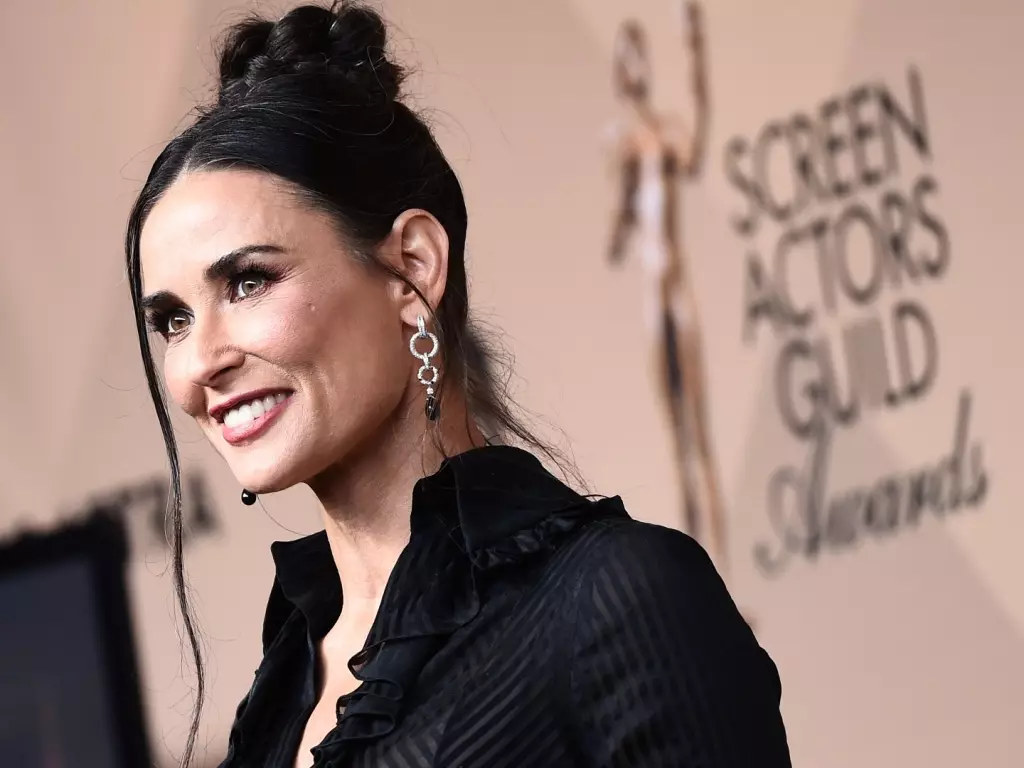 Demi Moore Na Binti Yake, Scout, Tuone Mara Mbili Kwa Picha Mpya ya Instagram