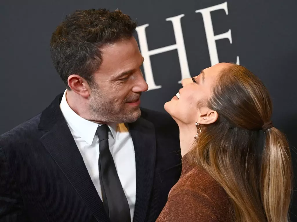 Jennifer Lopez Dehret So Kburija b'Ben Affleck f'dawn ir-Ritratti ta' Tapit Aħmar Mill-Premier Tiegħu