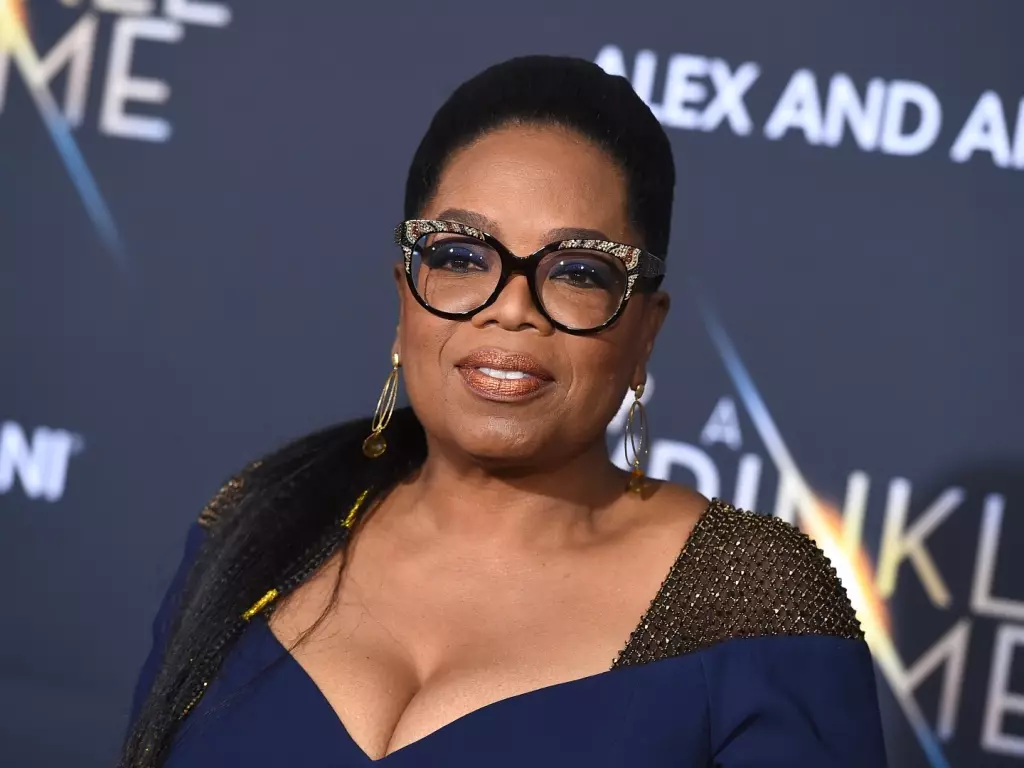 Oprah Winfrey ta kasance tana karanta wannan Littafin Duk Lokacin bazara - & Rasa 40% akan Amazon