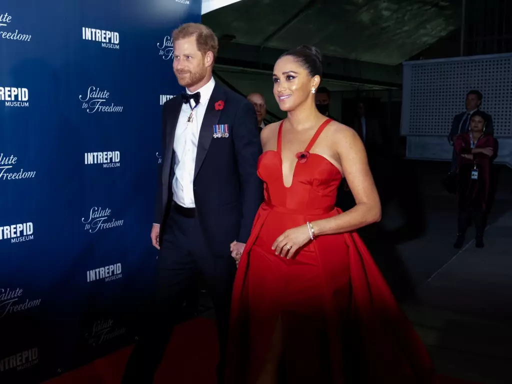 Teks Meghan Markle Mendedahkan Hubungan Pedih Antara Putera Harry & Putera Charles