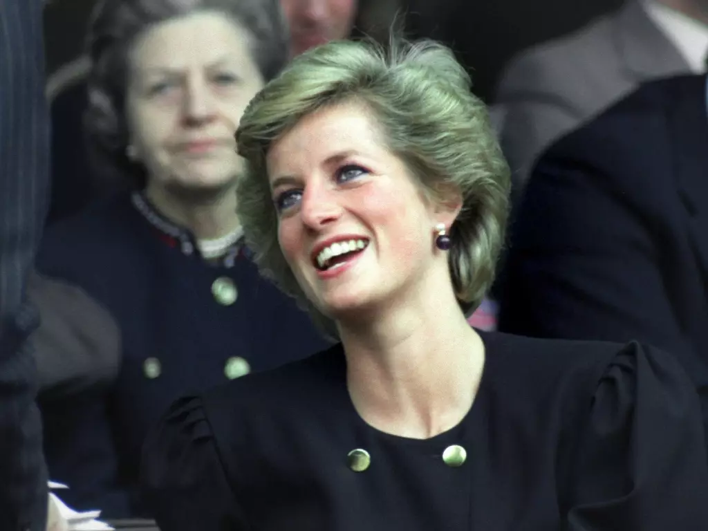 UPrincess Diana wayehlela ukuhamba kweCalifornia NjengoHarry noMeghan ngaphambi kokushona kwakhe