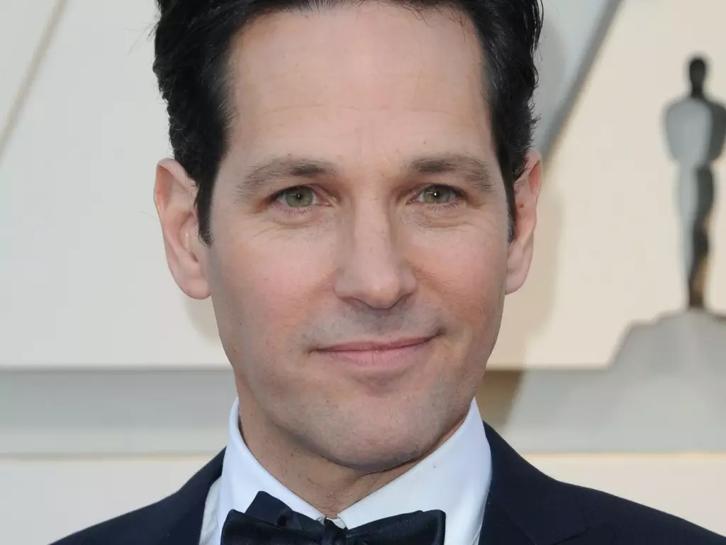 באַקומען די סמאָאָטינג אויג פּאַטשאַז Paul Rudd געניצט פֿאַר זיין סעקסיעסט מענטש לעבעדיק פאָטאָשאָאָט