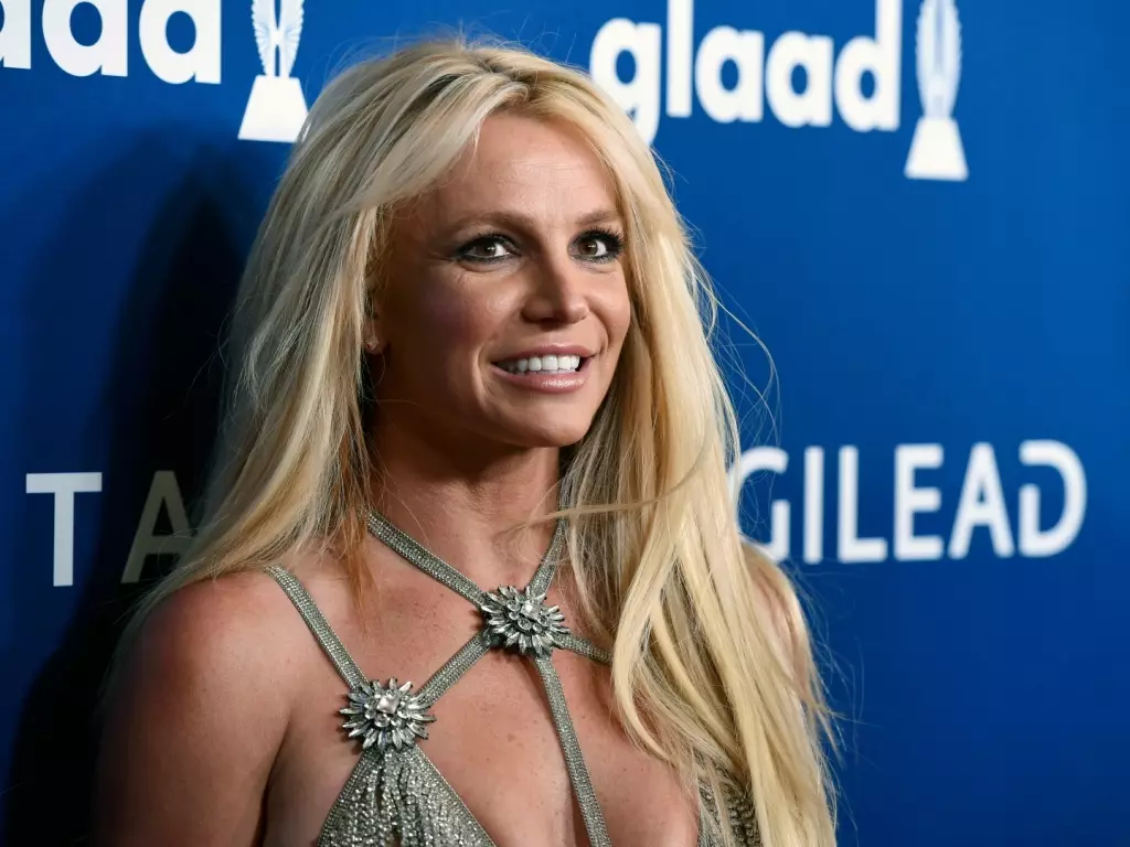 Britney Spears sägs känna sig "fri" och "kraftig" mitt i sin konservatorskapsstrid