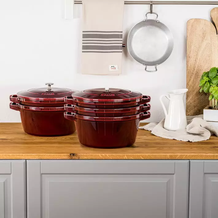 เครื่องครัวแบบวางซ้อนกันได้ของ Staub มีเฉพาะที่ Williams-Sonoma 129865_2