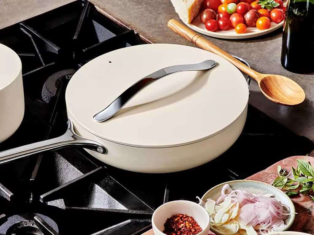 Dem Internet säi Liiblings Chic Cookware Set ass $ 100 Off elo - & Dëst geschitt ni