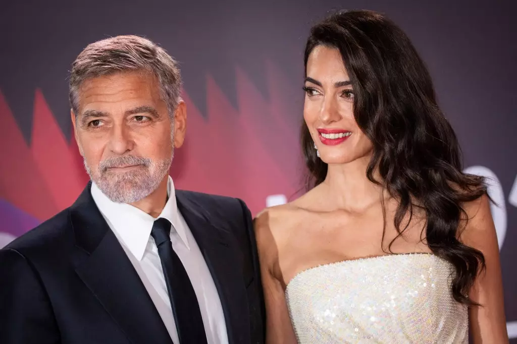 George Clooney-k Amal emaztearekin seme-alabak izateko bere erabaki "emozionala" partekatzen du