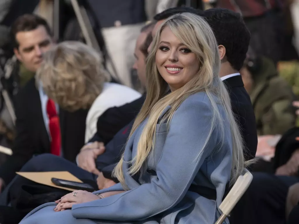 Những bức ảnh mới của Tiffany Trump gợi ý Cô và Hôn phu Michael Boulus được định cư ở Miami