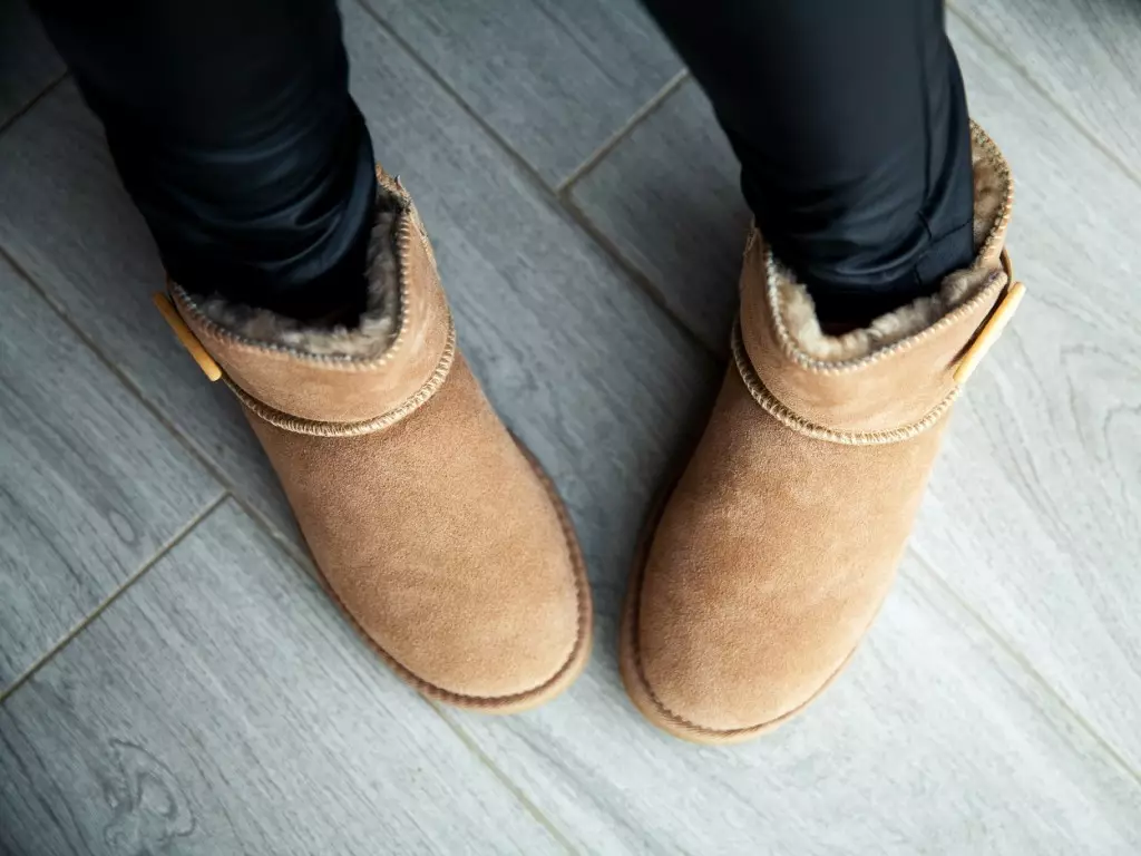 Ова не е вежба - UGG чизмите, чевлите и папучите се главно означени на Zappos