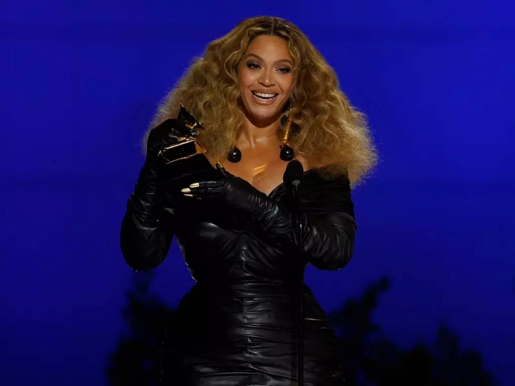 Beyoncé gaf een zeldzame blik op alle 3 kinderen Blue Ivy, Rumi en Sir in deze nieuwe Ivy Park-video