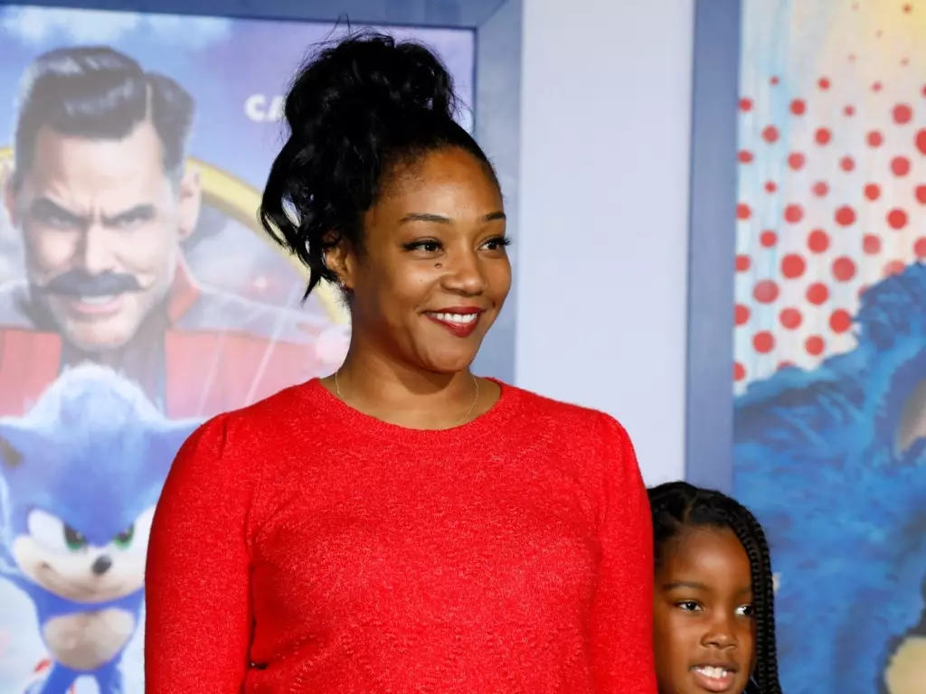 Tiffany Haddish na-eme nhọrọ siri ike na njem ya iji nweta