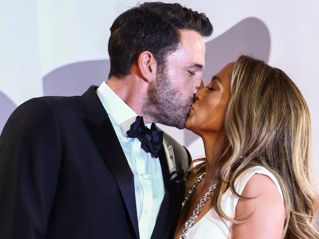 Jennifer Lopez Nur Propre Konfirmis, ke Ŝi estas Malferma Edziĝi kun Ben Affleck