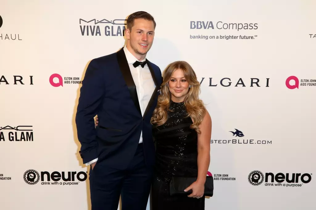 Shawn Johnson kêu gọi tất cả thông qua việc phục vụ nhà thờ vì lý do tương đối này