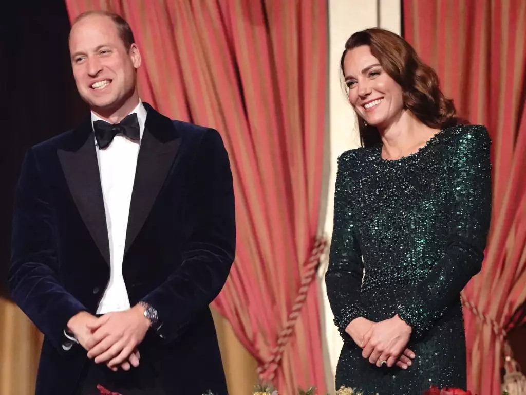 Kate Middleton Yongeye Kwambara Imyambarire Itangaje ya Emerald Ijoro Risanzwe hamwe na Muganwa William