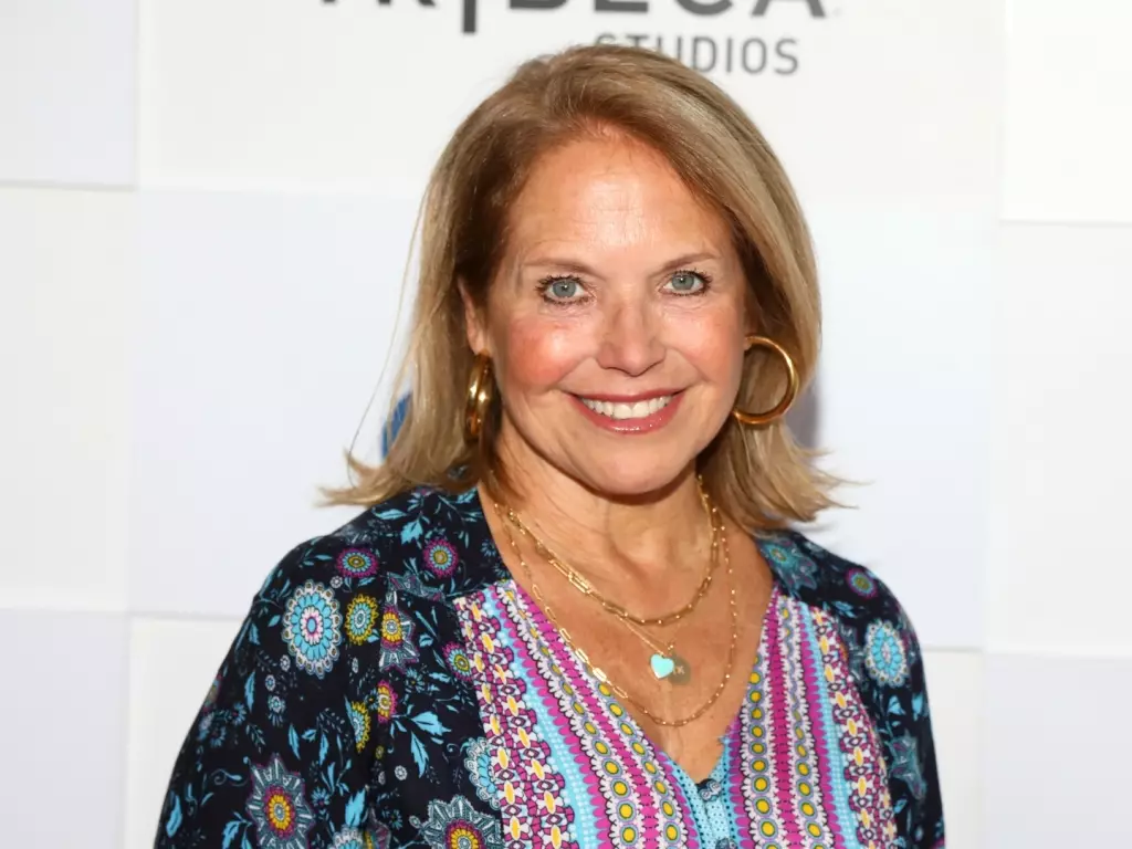 Katie Couric dia sahirana amin'ny fandresen-dahatra ireo mpankafy 'anio' amin'ny fandraisany vaovao momba an'i Matt Lauer