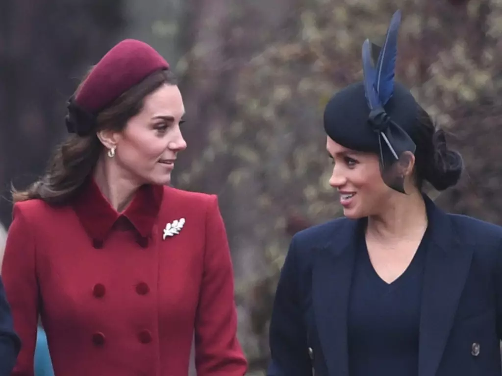 Yn ôl y sôn, fe allai Kate Middleton a Meghan Markle ymuno â Phrosiect Newydd