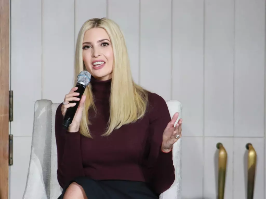 Imirhumo ka-Ivanka Trump yokuNxibelelana ingamenza ukuba abe kuJoliswe ngokusemthethweni