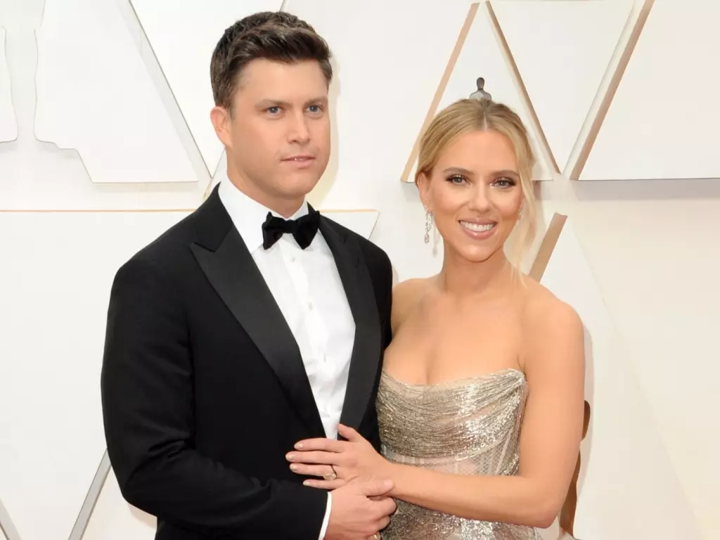 Scarlett Johansson nói Con gái Rose quá 'bận rộn' để Fawn Over Her Baby Brother Cosmo