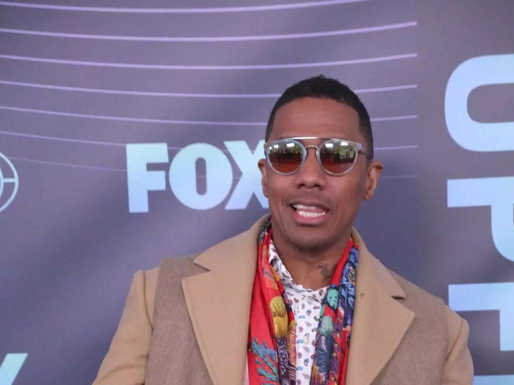 Nick Cannon chiede "consigli" per crescere le sue figlie: "Ti controllano"