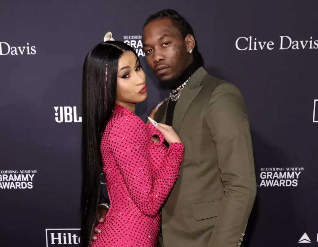 Cardi B Akuti Juggling Ana Ake & Ntchito Ndi 'Zambiri,' Amayitana Abambo 'Ogwiritsa Ntchito' Offset