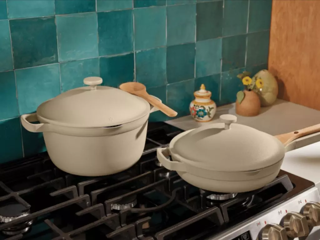 Oprah-Afọwọsi Nigbagbogbo Pan Ni Ẹlẹgbẹ Cookware Tuntun & O le Fipamọ $100 Nigbati O Ra wọn Mejeeji Papọ