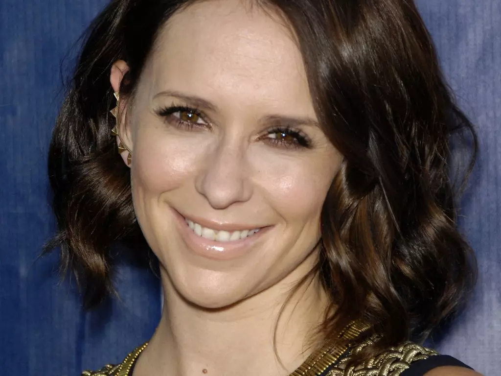 Jennifer Love Hewitt ພຽງແຕ່ເປັນເຈົ້າພາບຈັດງານລ້ຽງທີ່ມີຫົວຂໍ້ LOL Dolls ສໍາລັບລູກສາວຂອງນາງແລະຮູບພາບແມ່ນໂລກອື່ນໆ