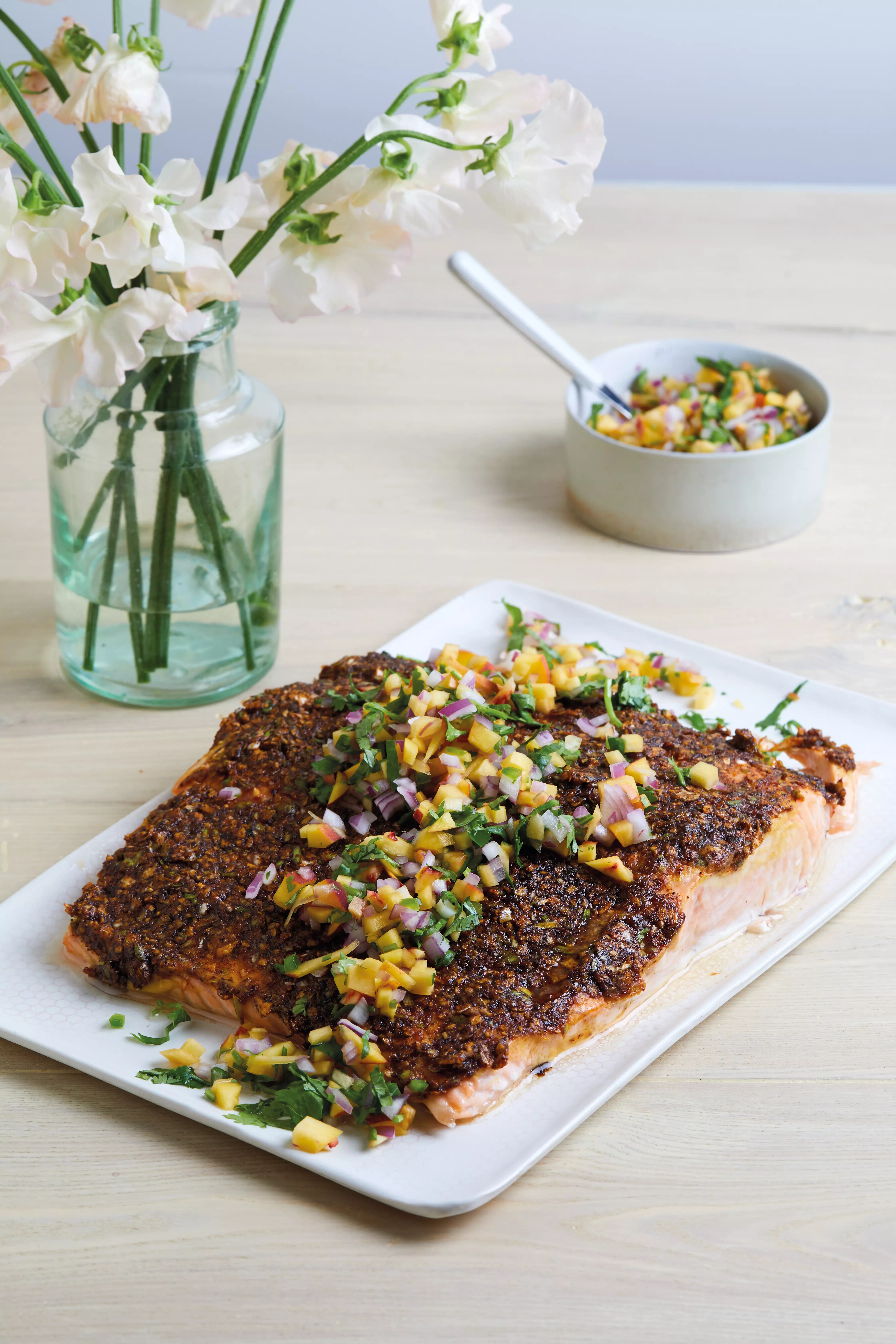 Salmone in crosta di patate al barbecue