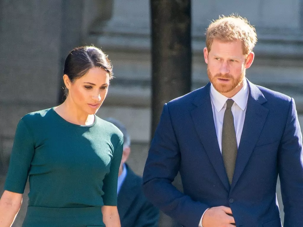 Hoàng tử Harry và Meghan Markle là những Hoàng gia đầu tiên nói về Afghanistan