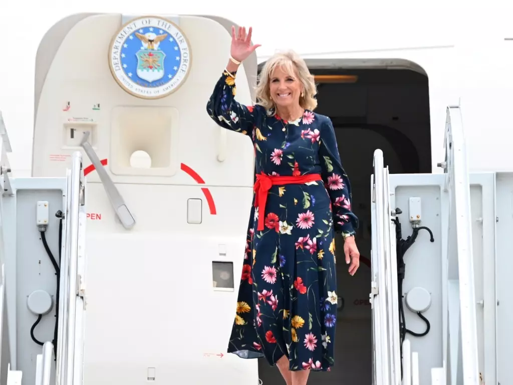 Xuyabûna 'Sesame Street' ya Jill Biden Kevneşopiyek din destnîşan dike Melania Trump ku temam nekir