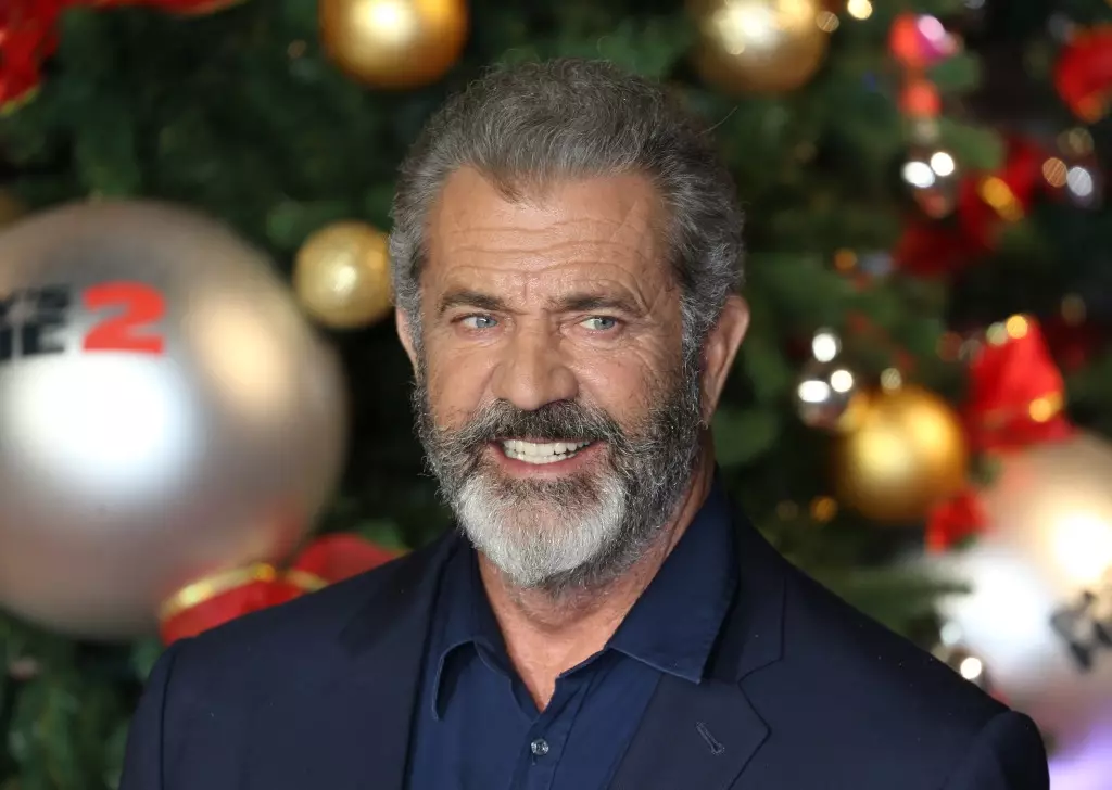 A reputação de Mel Gibson em Hollywood está sendo revisada após este vídeo dele saudando Donald Trump