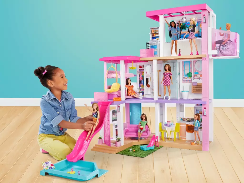 A nova DreamHouse superorganizada da Barbie pode fazer seus filhos questionarem suas habilidades de edição de casa