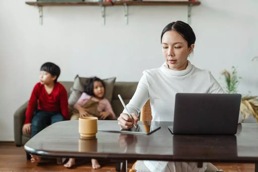 LinkedIn tilføjer "Stay-at-Home Mom" som en jobtitel, og det er på tide