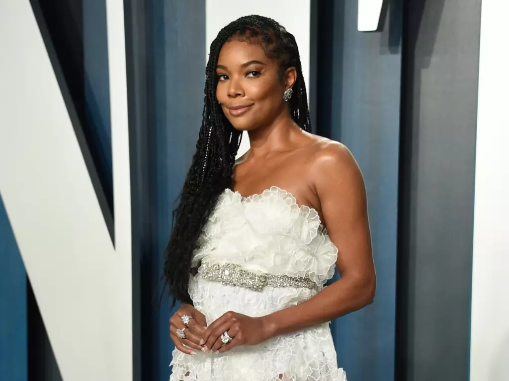 Gabrielle Union vyzerá na vrchole sveta v tomto nádhernom novom videu v bikinách z dovolenky