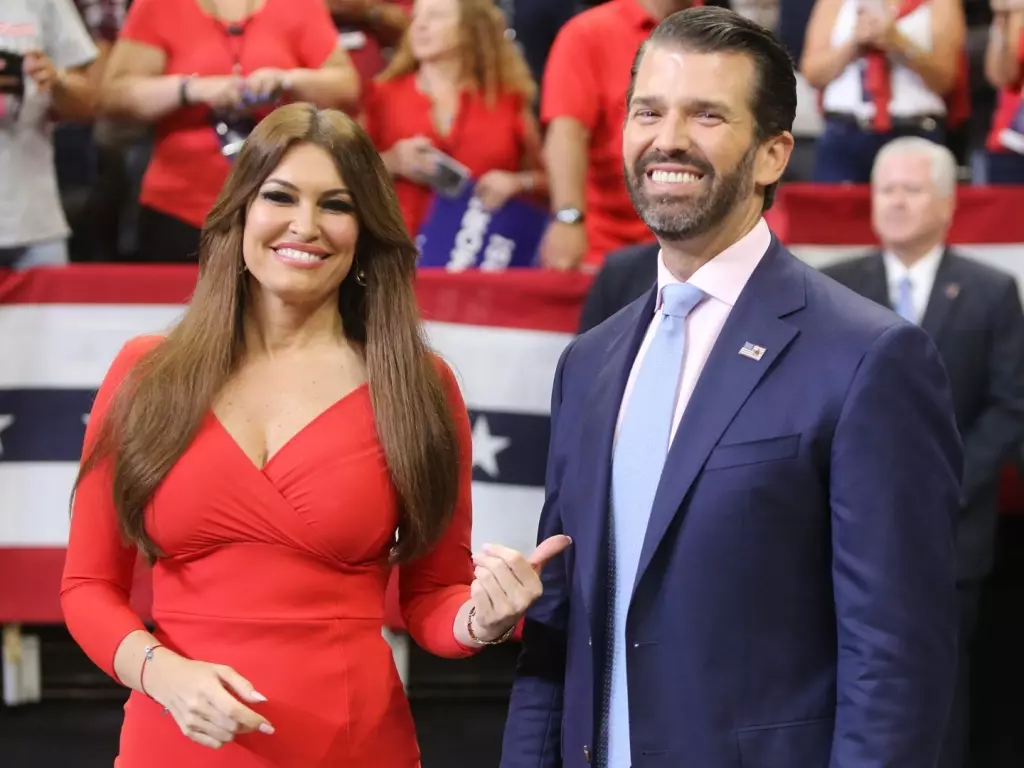 Donald Trump Jr. e Kimberly Guilfoyle compraram uma mansão de US $ 9,7 milhões na Flórida que você precisa ver para acreditar