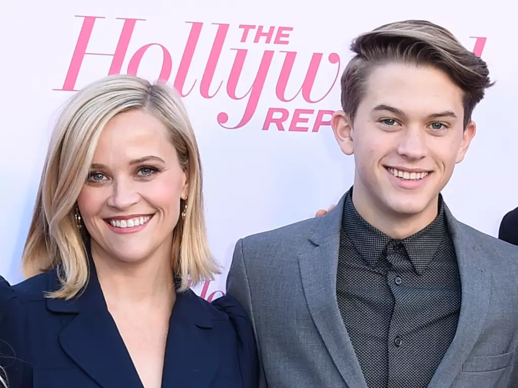 Reese Witherspoon Tidak Dapat Menyimpulkan Kedewasaan Anak Deacon dalam Catatan Hari Lahir Baharu Ini