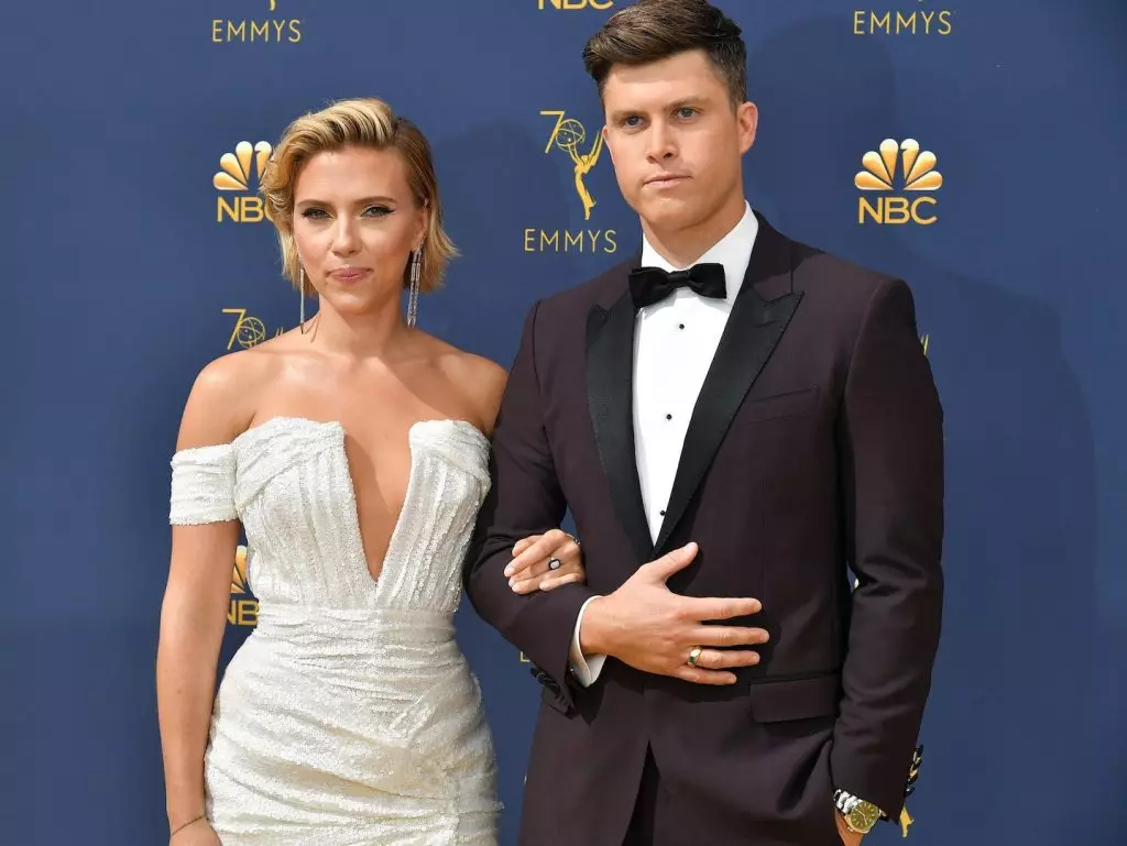 Colin Jost te revele non nouvo pitit gason l lan ak Scarlett Johansson - ak fanatik panse ke li ta ka yon blag