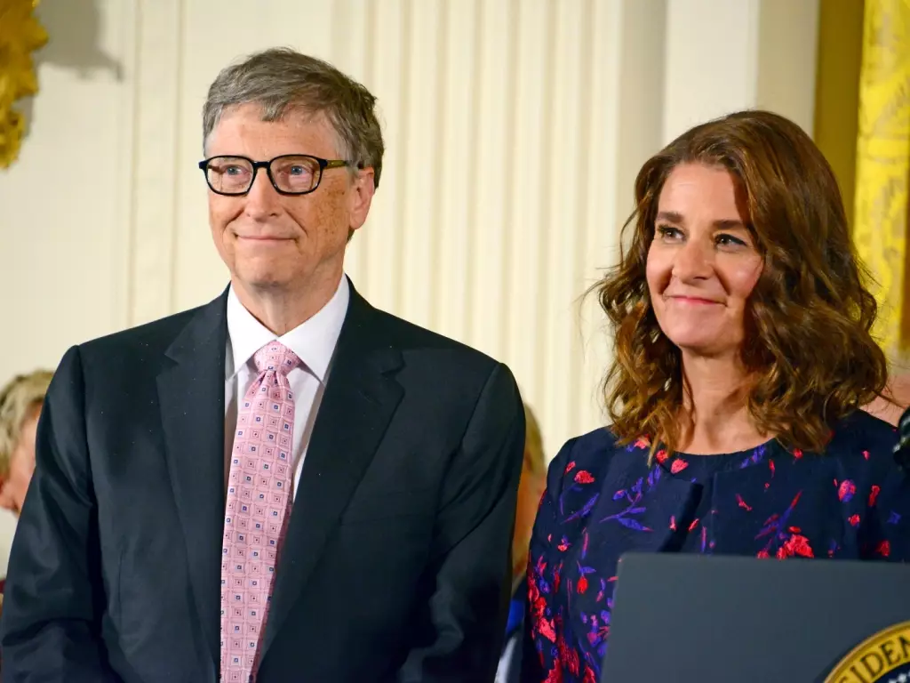 Bill Gates en Melinda Gates skiede no om in bekende reden