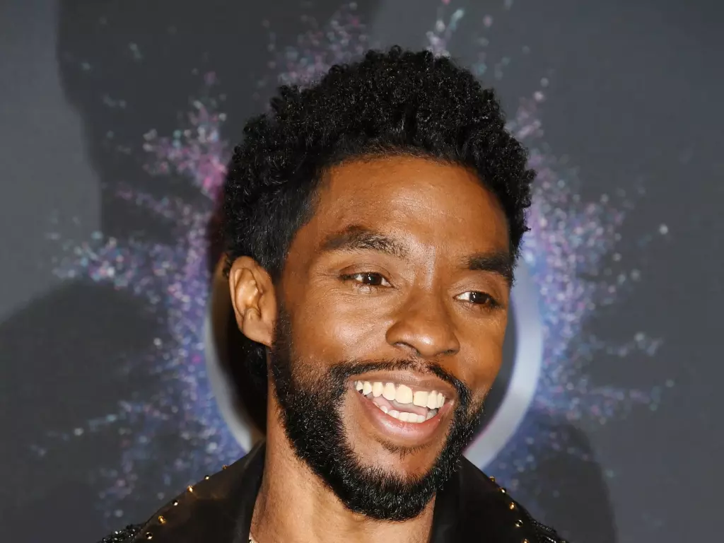 קינדער רעאַקציע צו Chadwick Boseman אין די גאָלדען גלאָובז איז געבן אונדז אַלע די געפילן