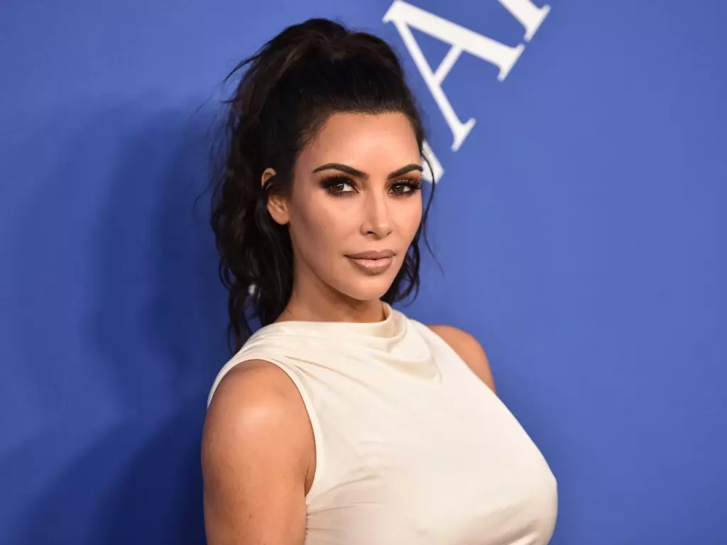 Nẹtiwọọki Tuntun Kim Kardashian kan yọ Kylie Jenner kuro gẹgẹbi Arabinrin Ọlọrọ julọ