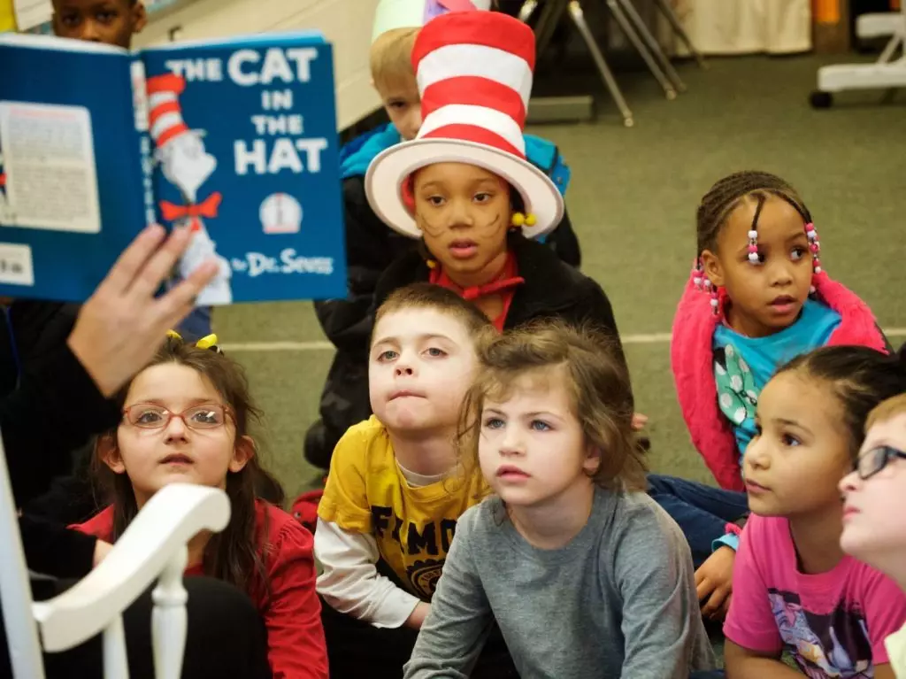 Dr. Seuss Day é renomeado, mas não cancelado