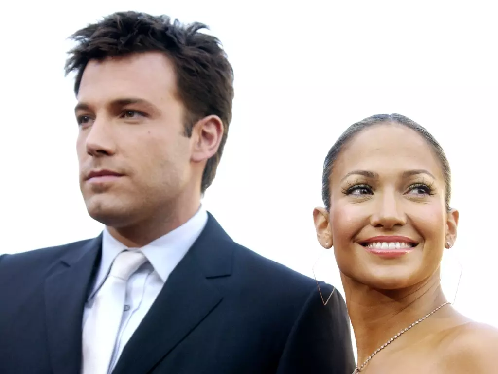 Jennifer Lopez na Ben Affleck Walijaribu Maisha kama Familia ya watu 7 kwa Matembezi haya ya Siku Zote