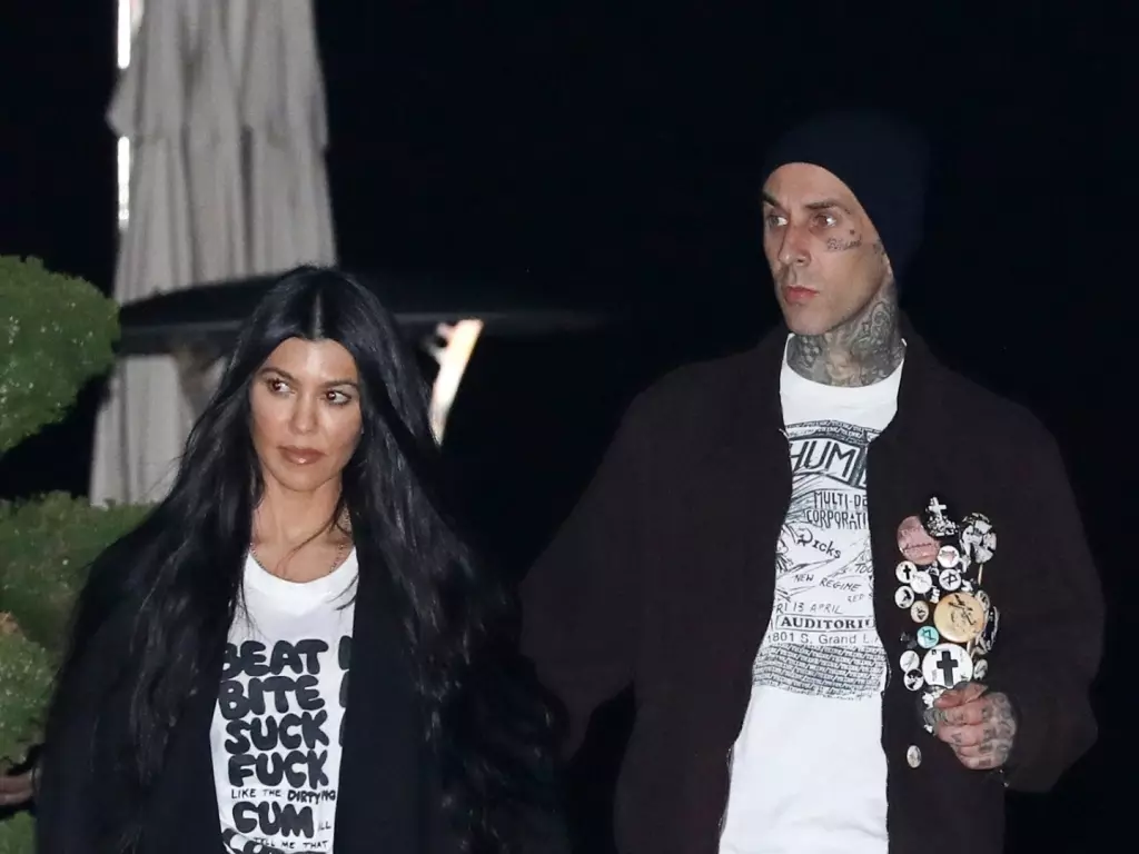 O ex de Travis Barker non está feliz de compartir este aspecto da súa voda con Kourtney Kardashian