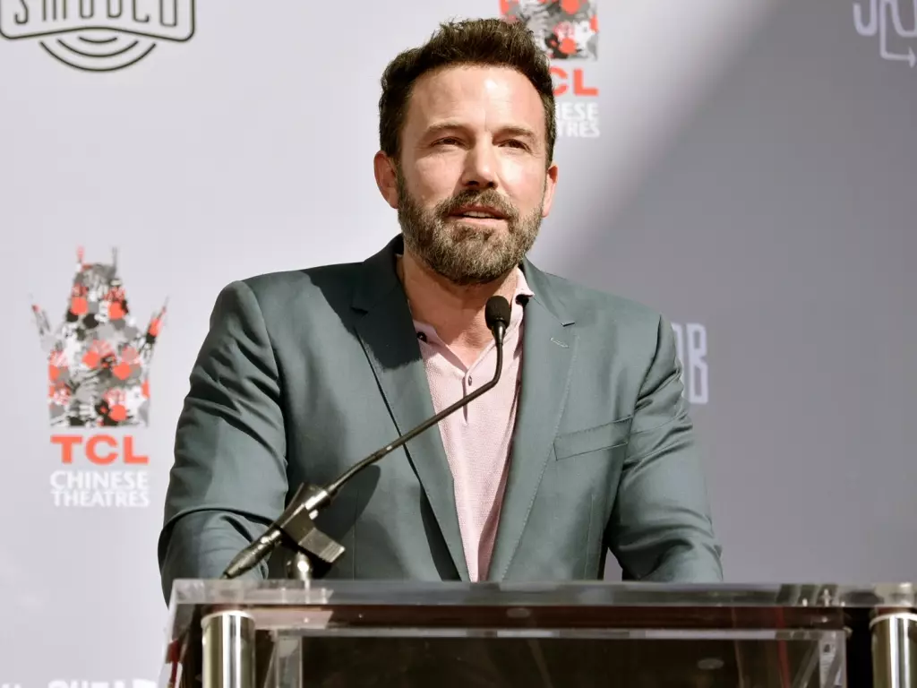 Alesan anu Dilaporkeun Ben Affleck Pikeun Aya di Tiffany's Malah Langkung Saé tibatan Balanja Ring