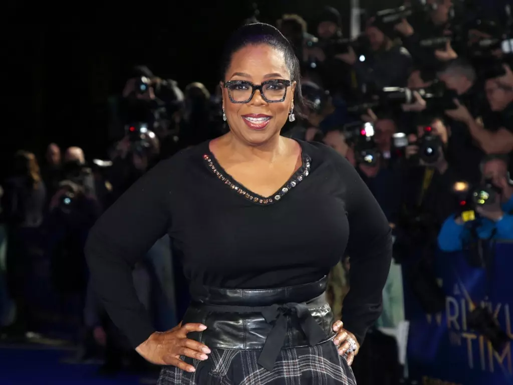 U-Oprah usandula ukubhengeza uKhetho lwakhe lweKlabhu yeeNcwadi yamva nje- kwaye sisaphulelo se-36% kwiAmazon