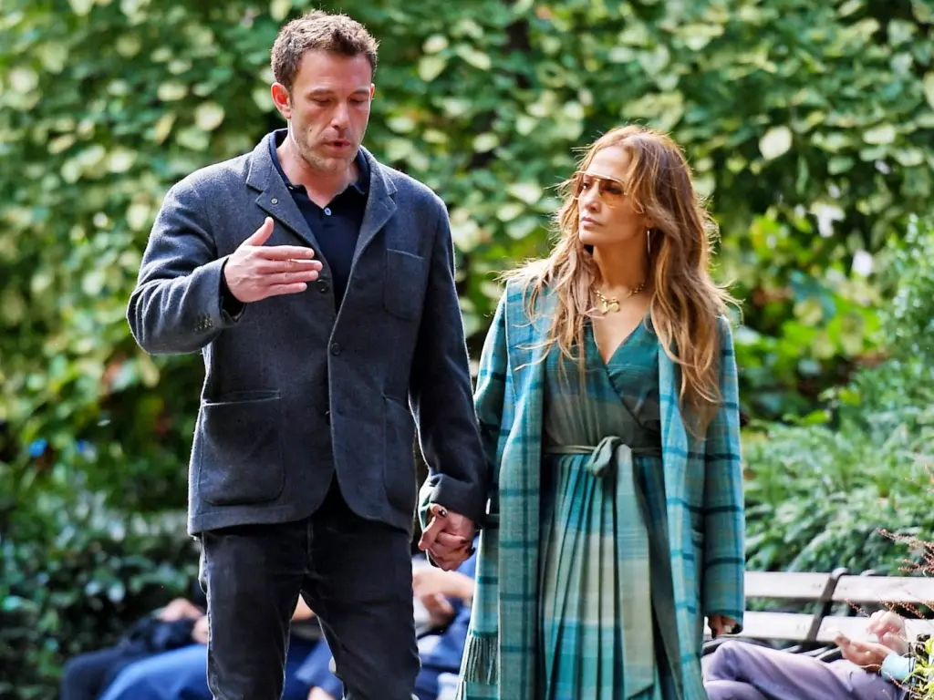 Jennifer Lopez og Ben Affleck létu áhorfendur svífa á þessum myndum frá Madison Square Park degi þeirra